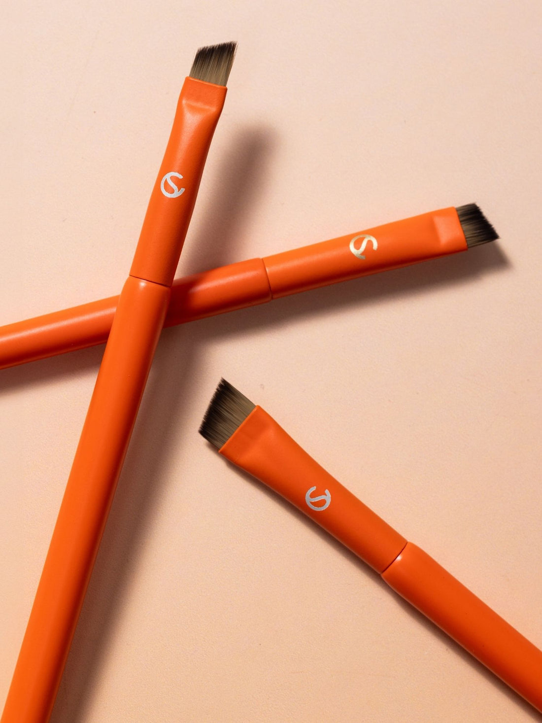 Medium Angled Brow Brush for eyebrows – Supercilium